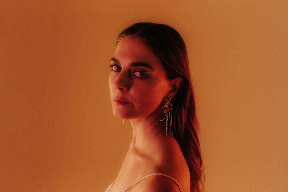 Nicky Elisabeth | Artists | Anjunadeep